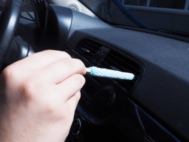 Checkliste zum Auto putzen - 10 Schritte für ein sauberes Fahrzeug